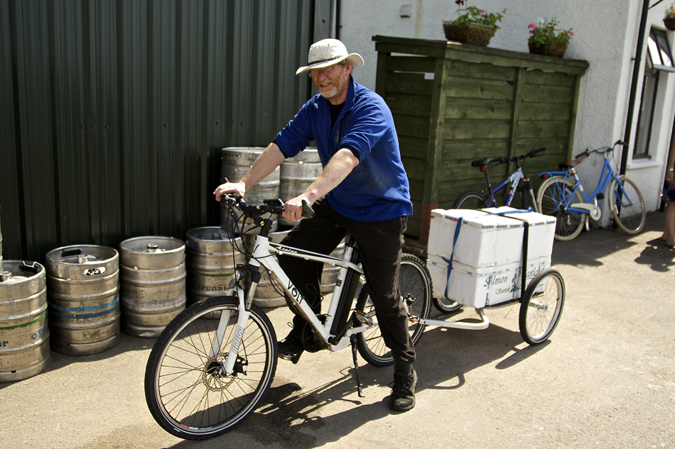 Scottish Fisherman gets on his bike... - Volt News